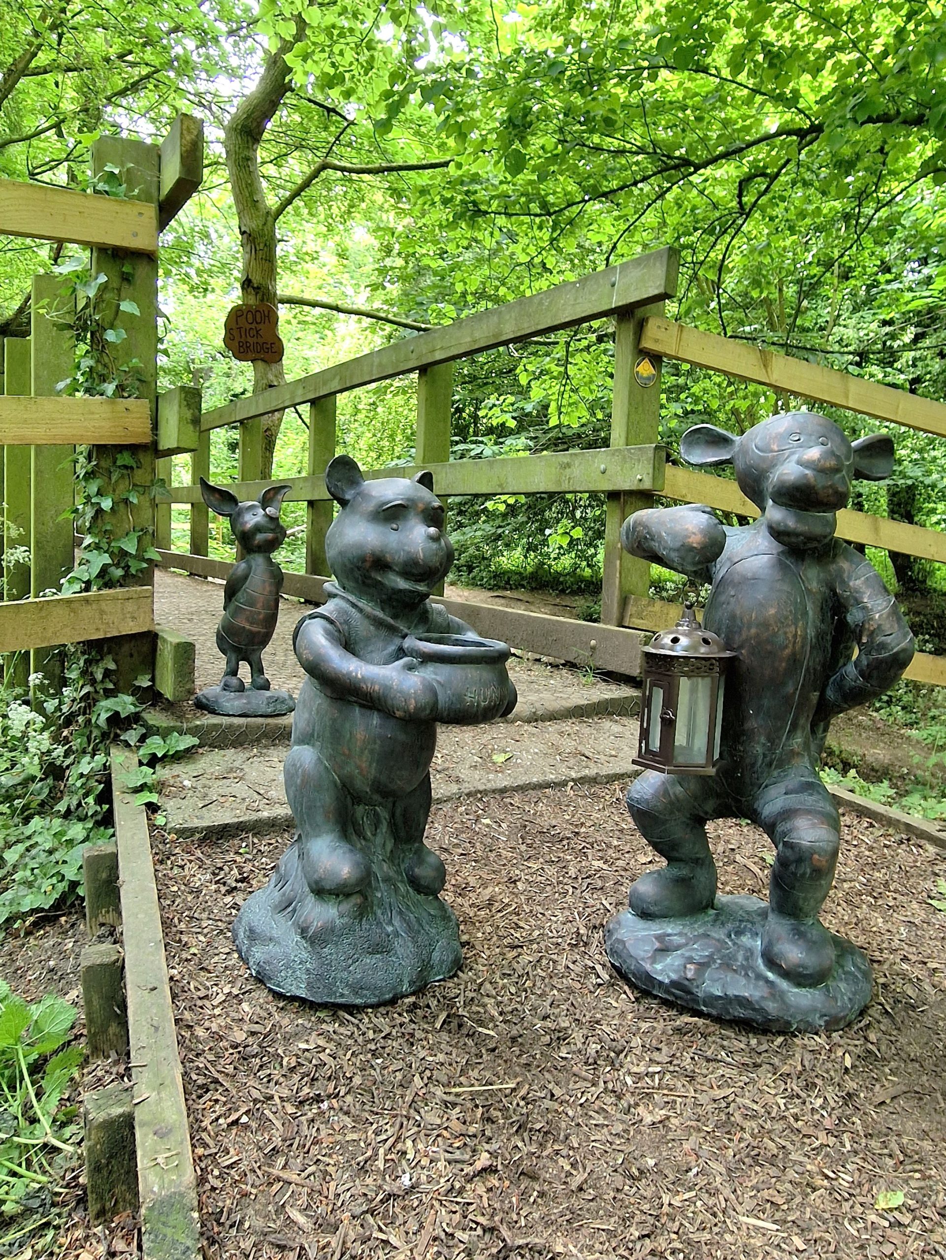Pooh Bear Set Garden Wonders Uk